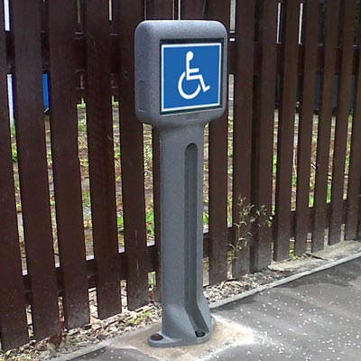 Infomaster™ Signage Bollard with Social Distancing Sign - Glasdon ...