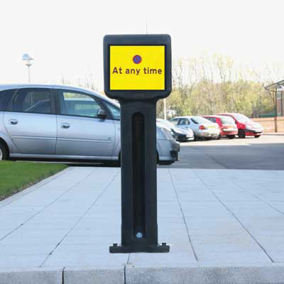 Infomaster™ Signage Bollard with Social Distancing Sign - Glasdon ...