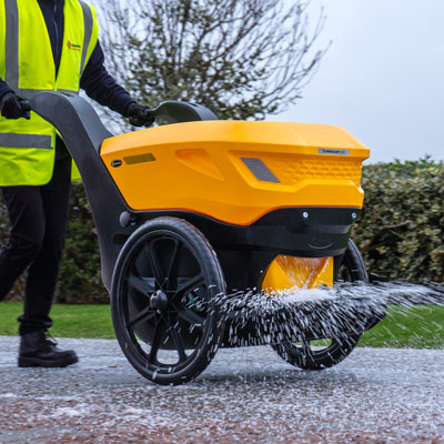 Turbocast 400™ Salt Spreader - Easy to Maintain