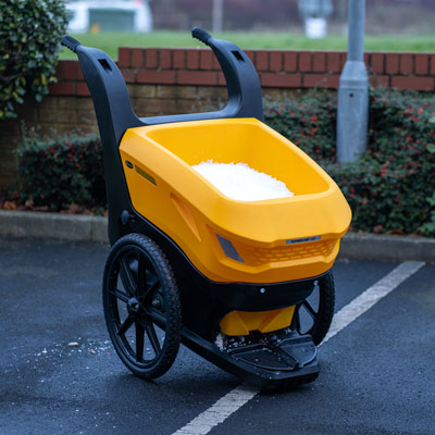 Turbocast 400™ Salt Spreader - Easy to Maintain